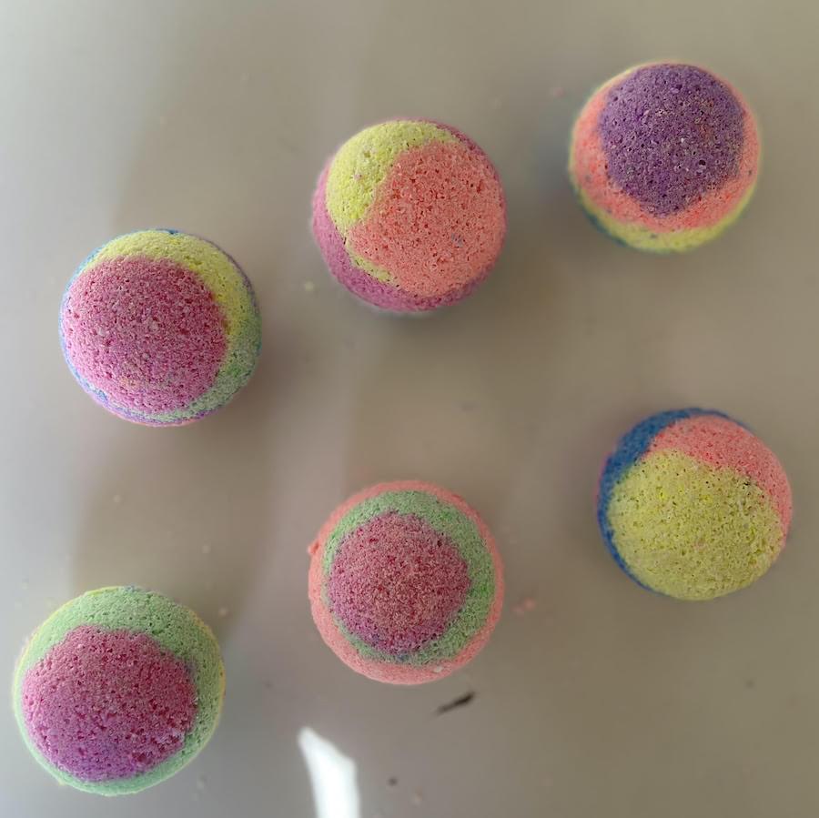 Enchant - Fresh Lily Fragrance Pedicure Bomb - Set of 3 – Coral and Sky